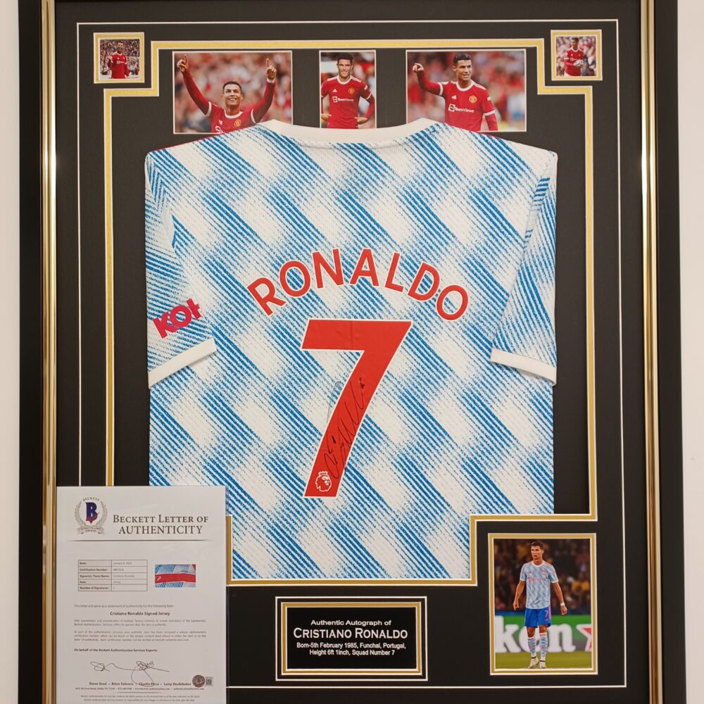 Cristiano Ronaldo – Signed Memorabila Shop