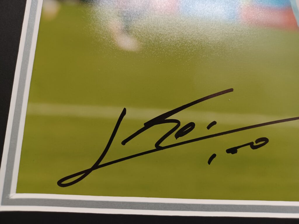 Lionel Messi Signed Photo with Shirt (ARGENTINA) – Signed Memorabila Shop