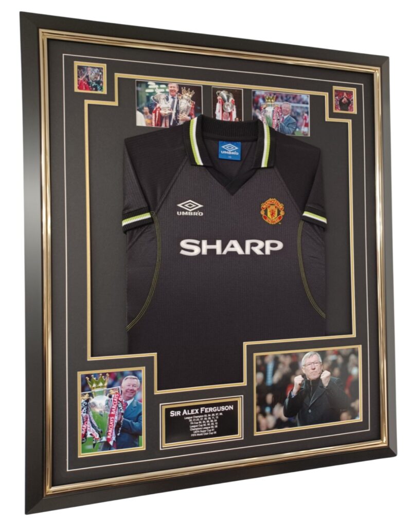 Sir Alex Ferguson Signed Photo with Shirt Display – Signed Memorabila Shop