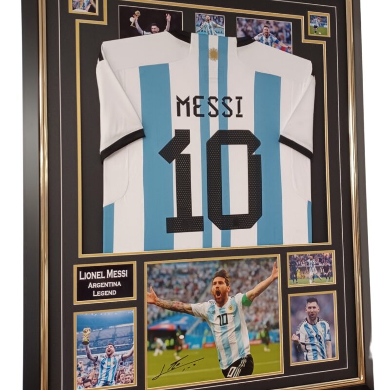 Lionel Messi Signed Photo with Shirt (ARGENTINA) World Cup Winner ...