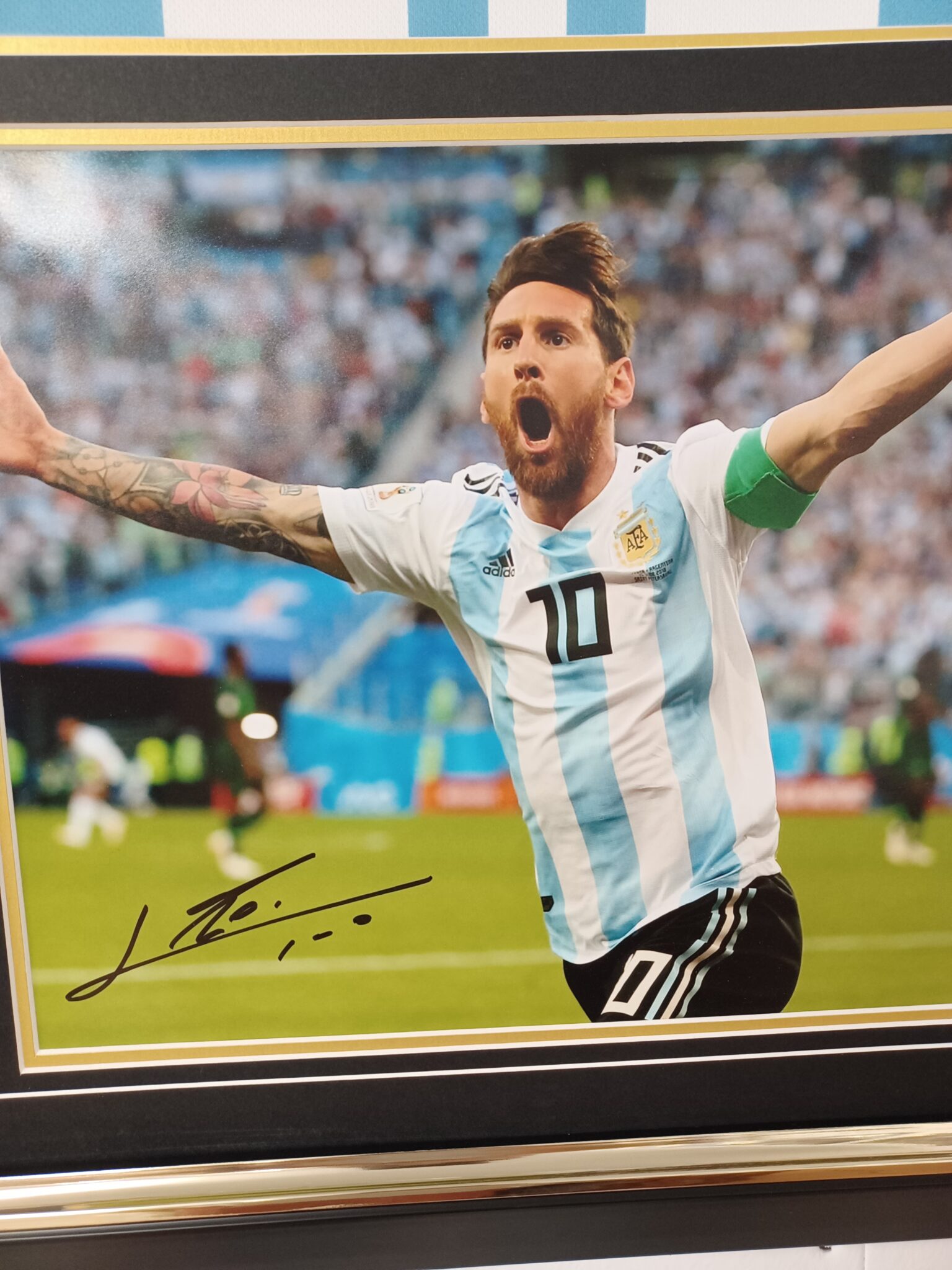 Lionel Messi Signed Photo with Shirt (ARGENTINA) World Cup Winner ...