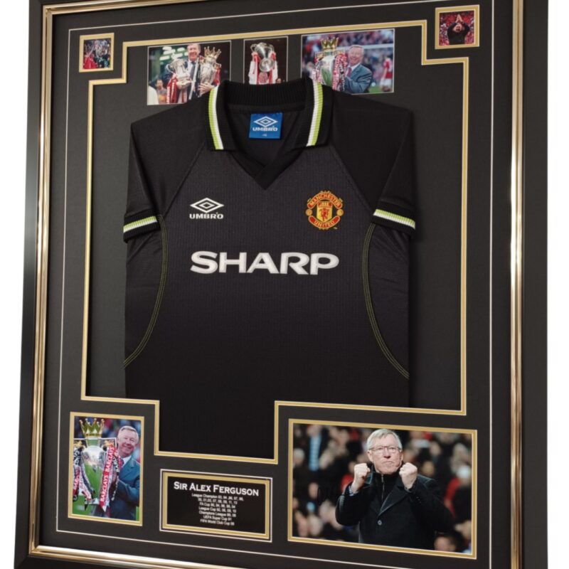 Sir Alex Ferguson Signed Photo with Shirt Display – Signed Memorabila Shop