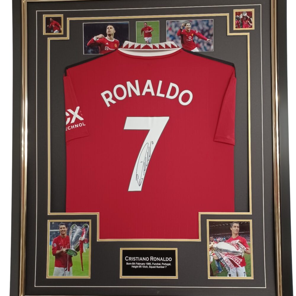 Cristiano Ronaldo – Signed Memorabila Shop